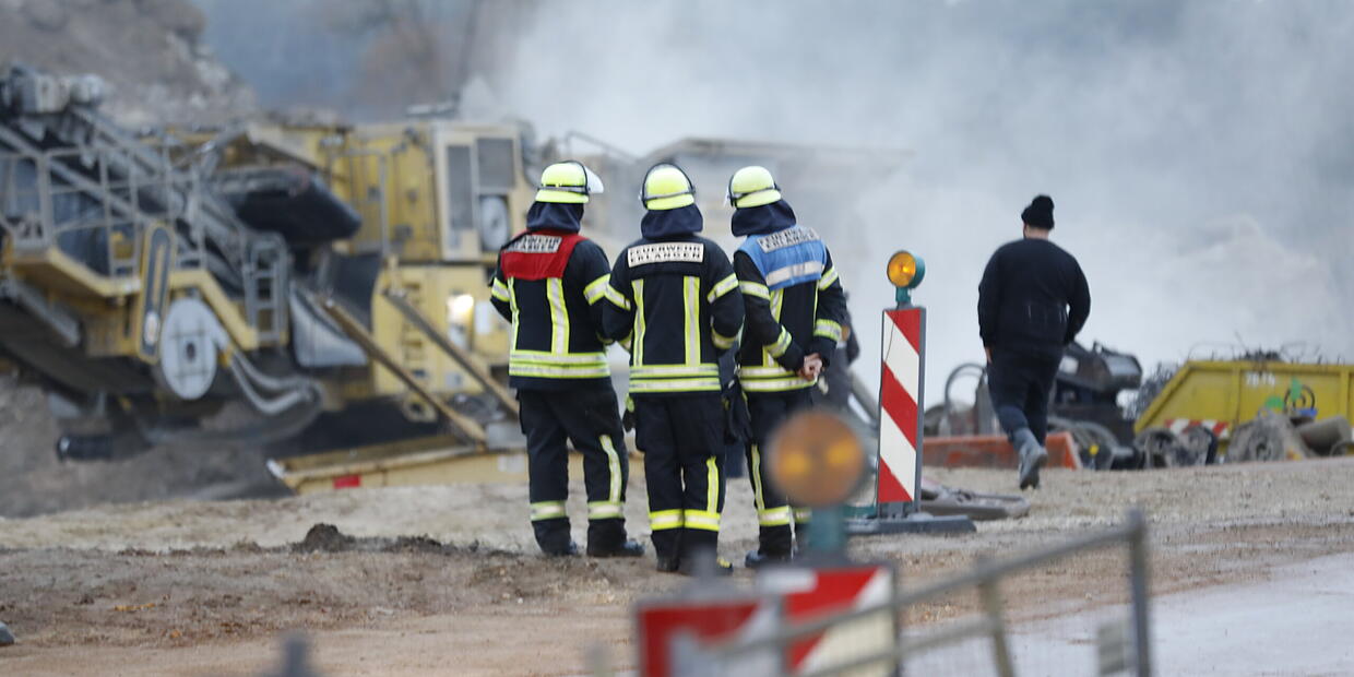 Brandbombe bei Erlangen A3 bei Bauarbeiten beschädigt
