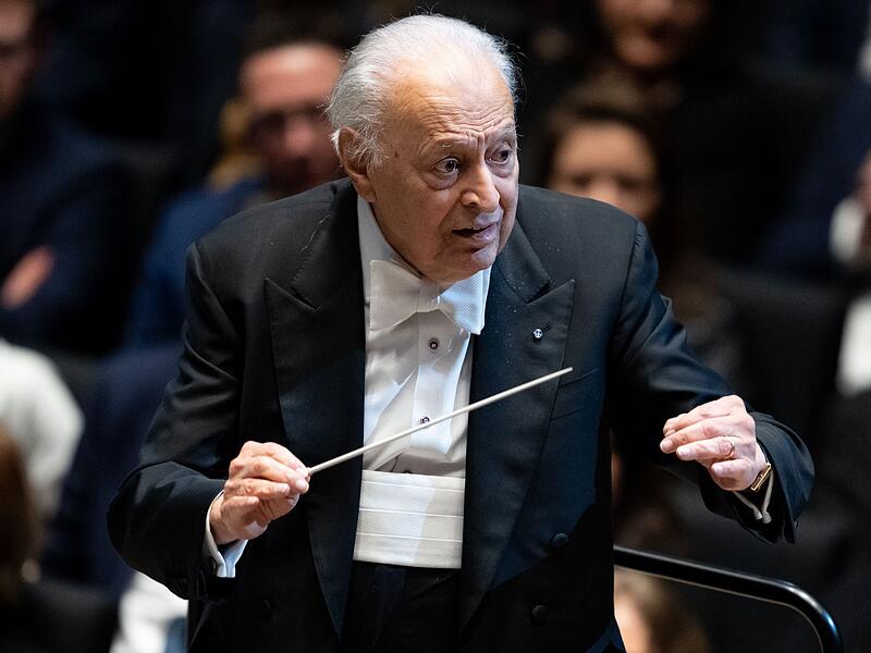 Goldene Ehrenmünze für Dirigent Zubin Mehta