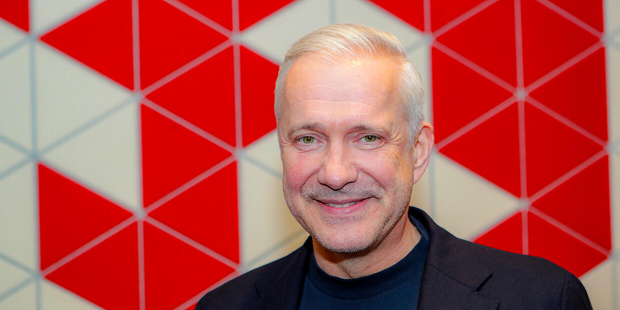 Kurzportrait und Artikel über Alexander Herrmann