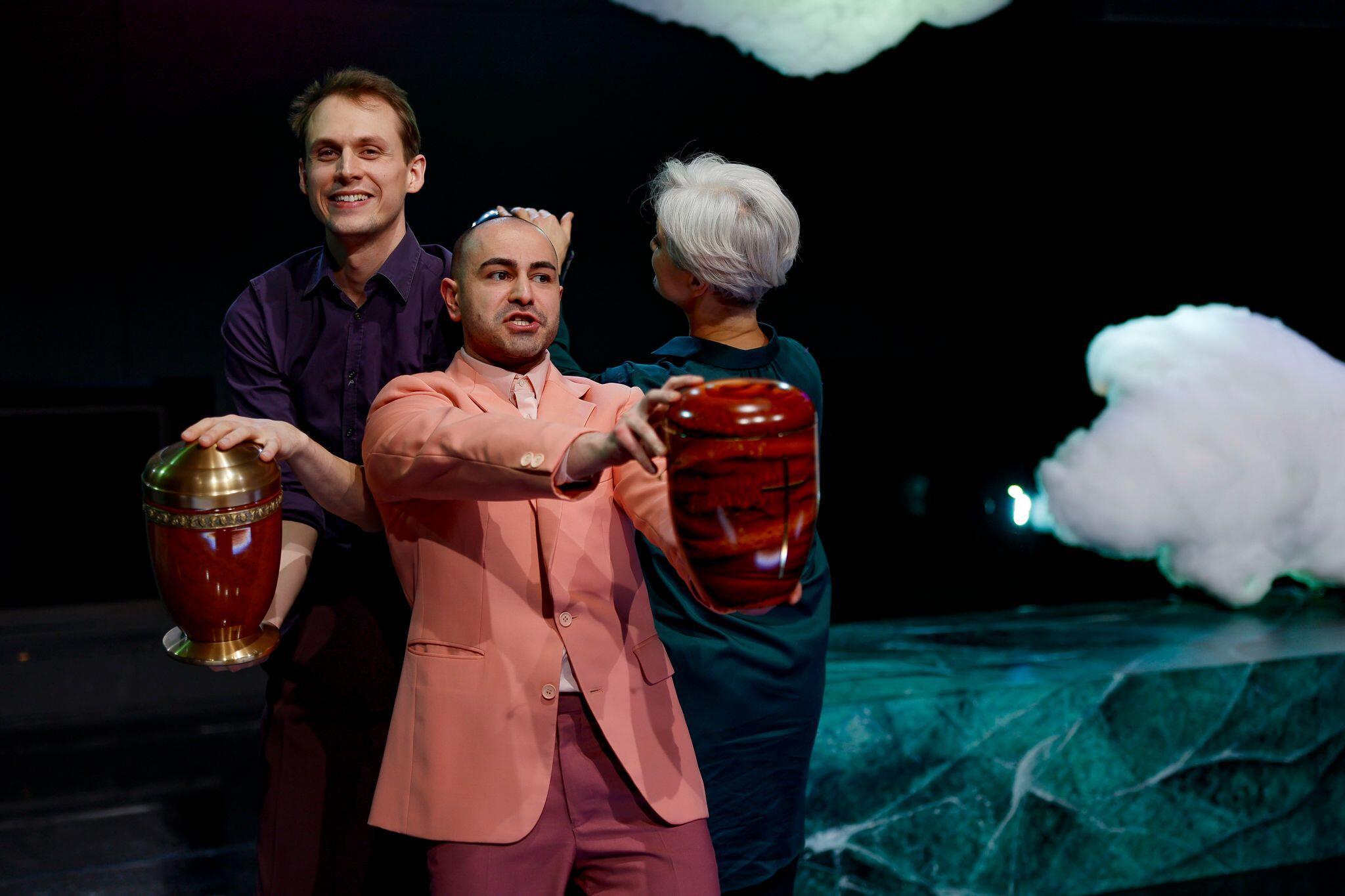 Theaterstück in Nürnberg holt den Tod auf die Bühne