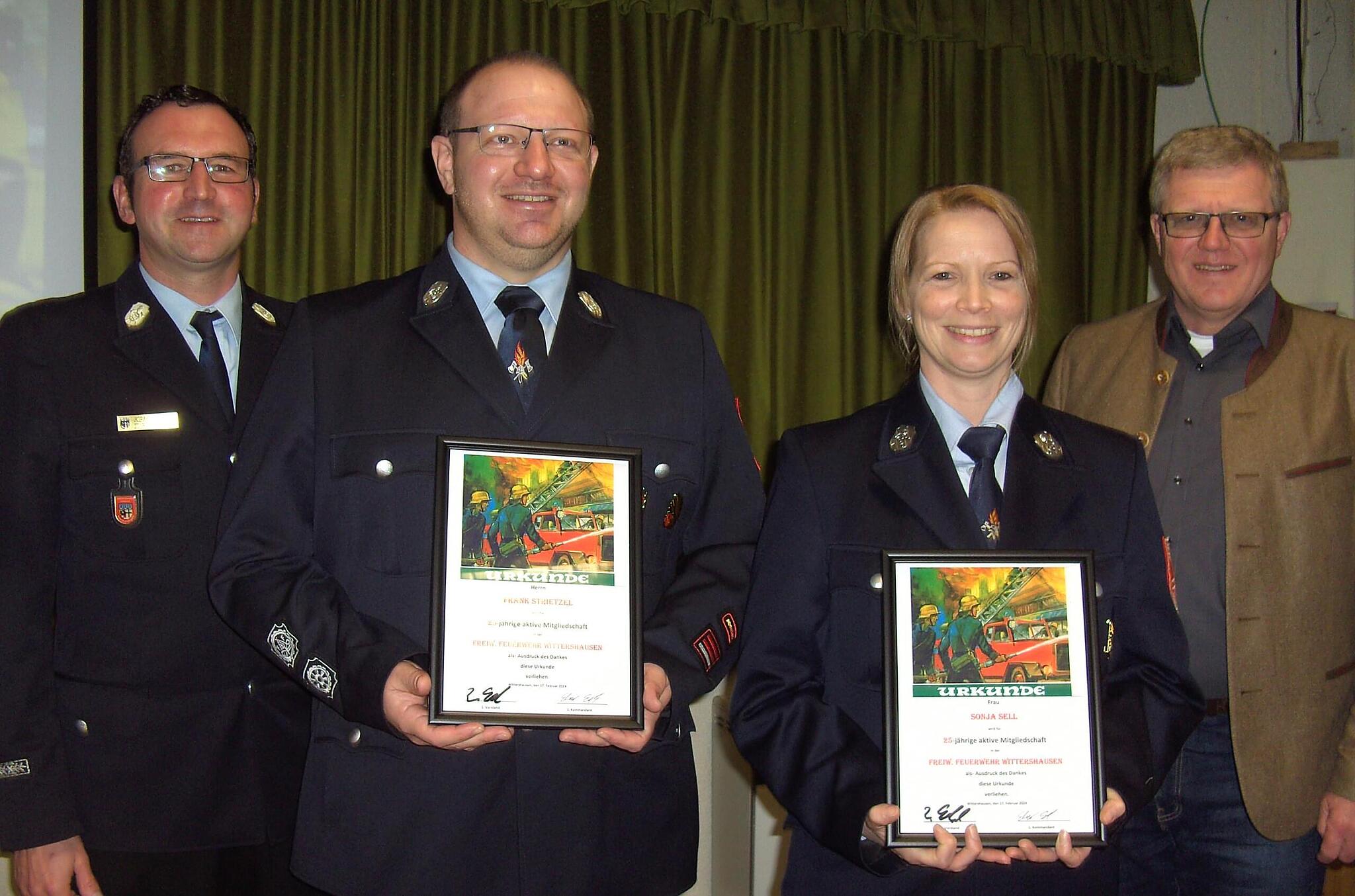 Die Feuerwehr Wittershausen ehrt Mitglieder und ist stolz auf seinen ...