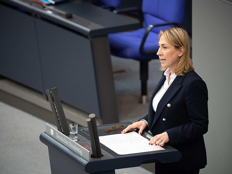 Protest gegen Theo Müller wegen Nähe zu AfD-Chefin Weidel