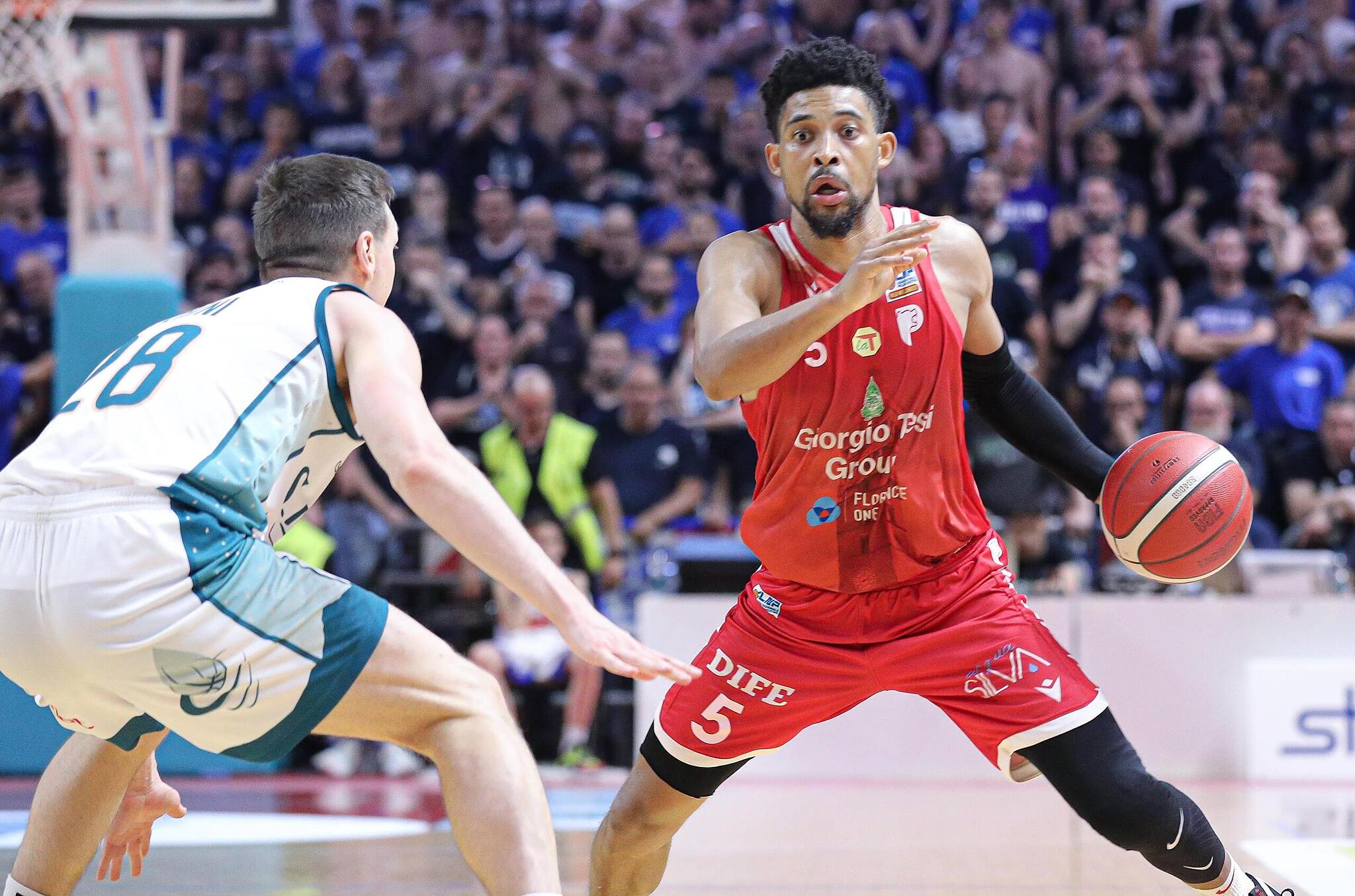 Der Basketball-Bundesligist Bamberg Baskets hat einen weiteren Spieler ...