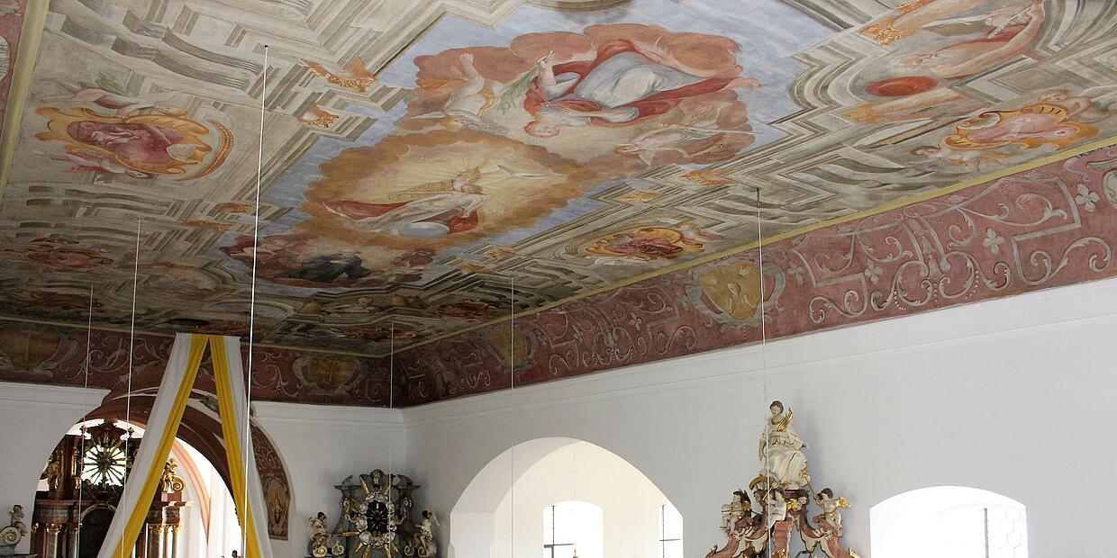 Restaurierung und Denkmalschutz: Pfarrkirche St. Leonhard in Zentbechhofen erstrahlt in neuem Glanz.