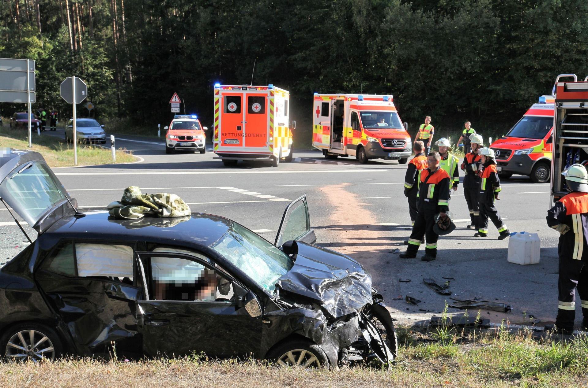Schwerer Unfall auf der B 303