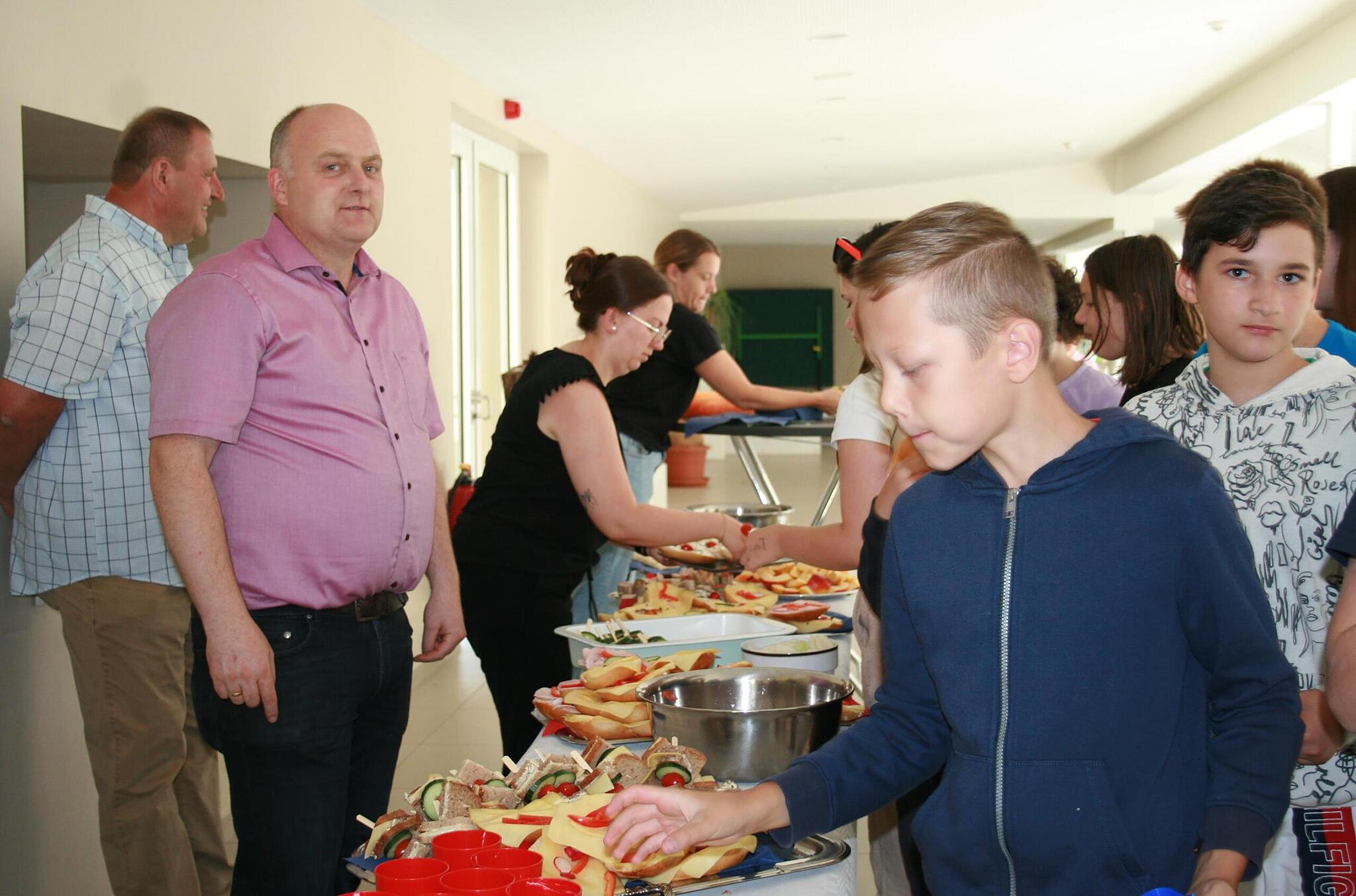 Wette verloren: Bürgermeister von Burkardroth löst Wettschuld ein. Das ...