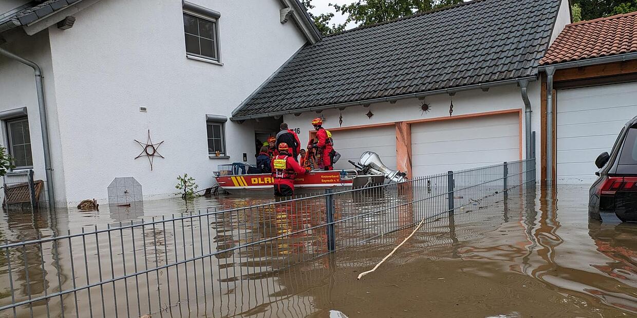 DLRG aus Lichtenfels im Einsatz bei Hochwasser in Südbayern