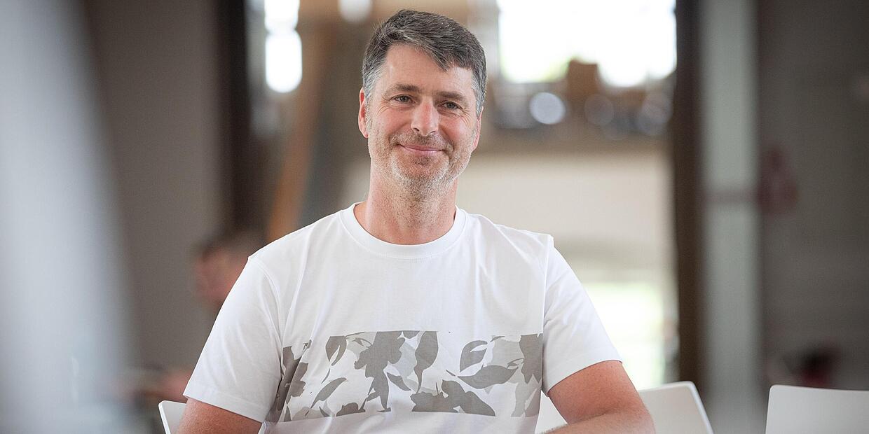 Landtagswahl 2023: Der Grünen-Kandidat Wolfgang Lenhard will bessere Bildung statt Bierzelt-Getöse