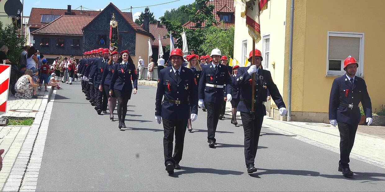 Die Freiwillige Feuerwehr Friesen feierte am Wochenende 150-jähriges ...