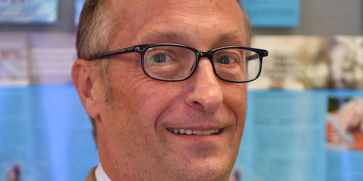 Kurzportrait und Artikel über Thomas Dotzler