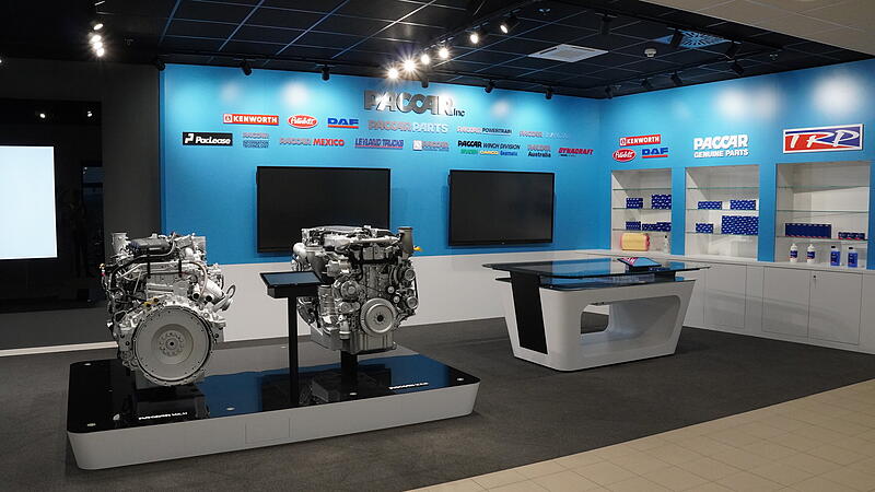 Neues Ersatzteilzentrum von Paccar in Maßbach eröffnet