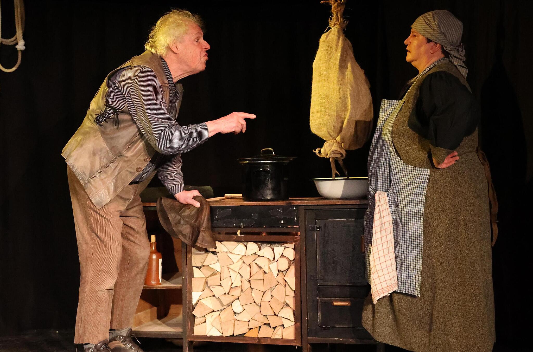 Das Kulmbacher Theater „Baumanns“ präsentiert „Der Biberpelz“ in ...