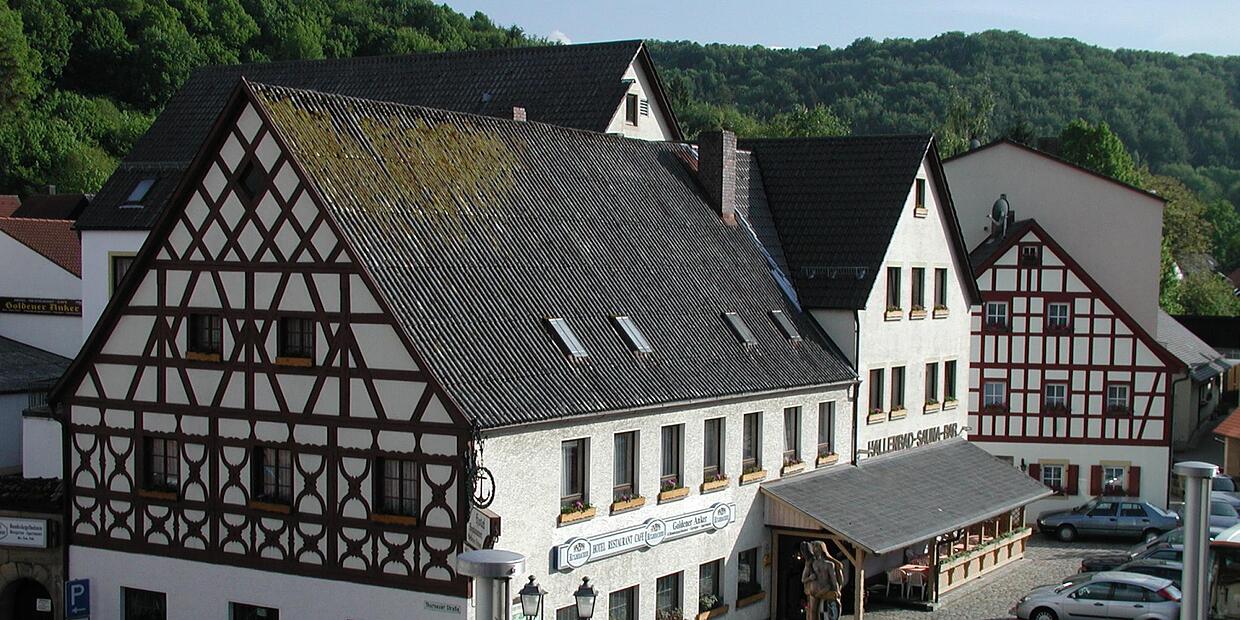 "Goldenen Anker": Gemeinde Kasendorf will Wirtshaus mit staatlicher ...