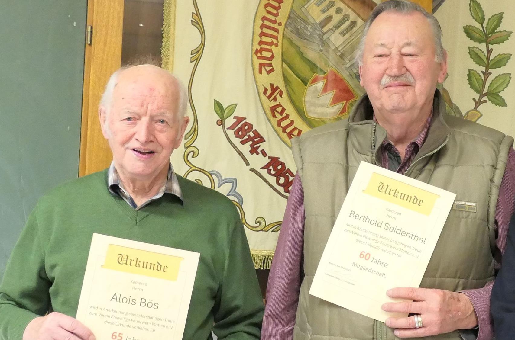 Jahreshauptversammlung Freiwillige Feuerwehr Motten neue Kommandanten ...