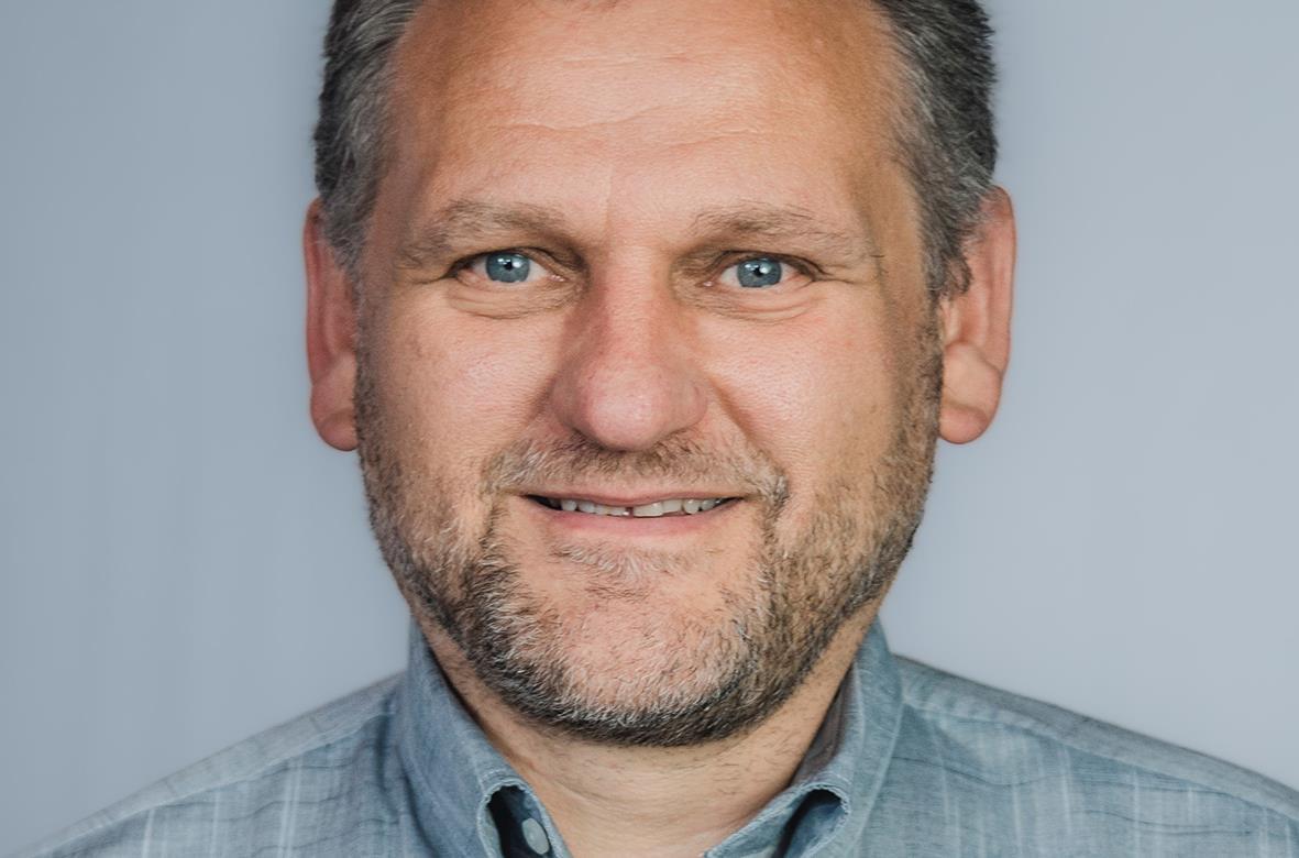 Industriegewerkschaft BAU schreibt Wettbewerb gegen Rassismus und ...