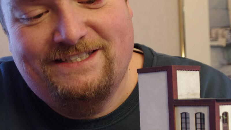 Ulrich und Matthias Solvig bei RTL mit ihrem Hobby Miniaturenbau