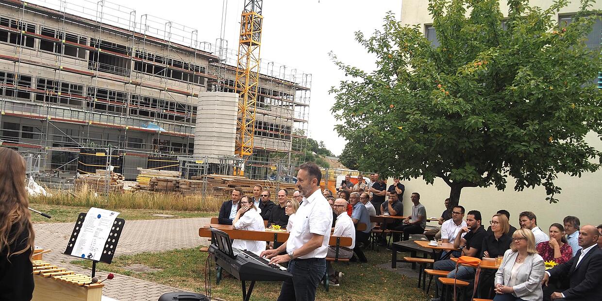 Burgebrach feiert Richtfest der Mittelschule im Schulzentrum