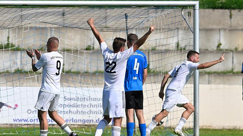 Fußball, Landesliga Nordost: SV Buckenhofen gegen SG Quelle Fürth, SC ...
