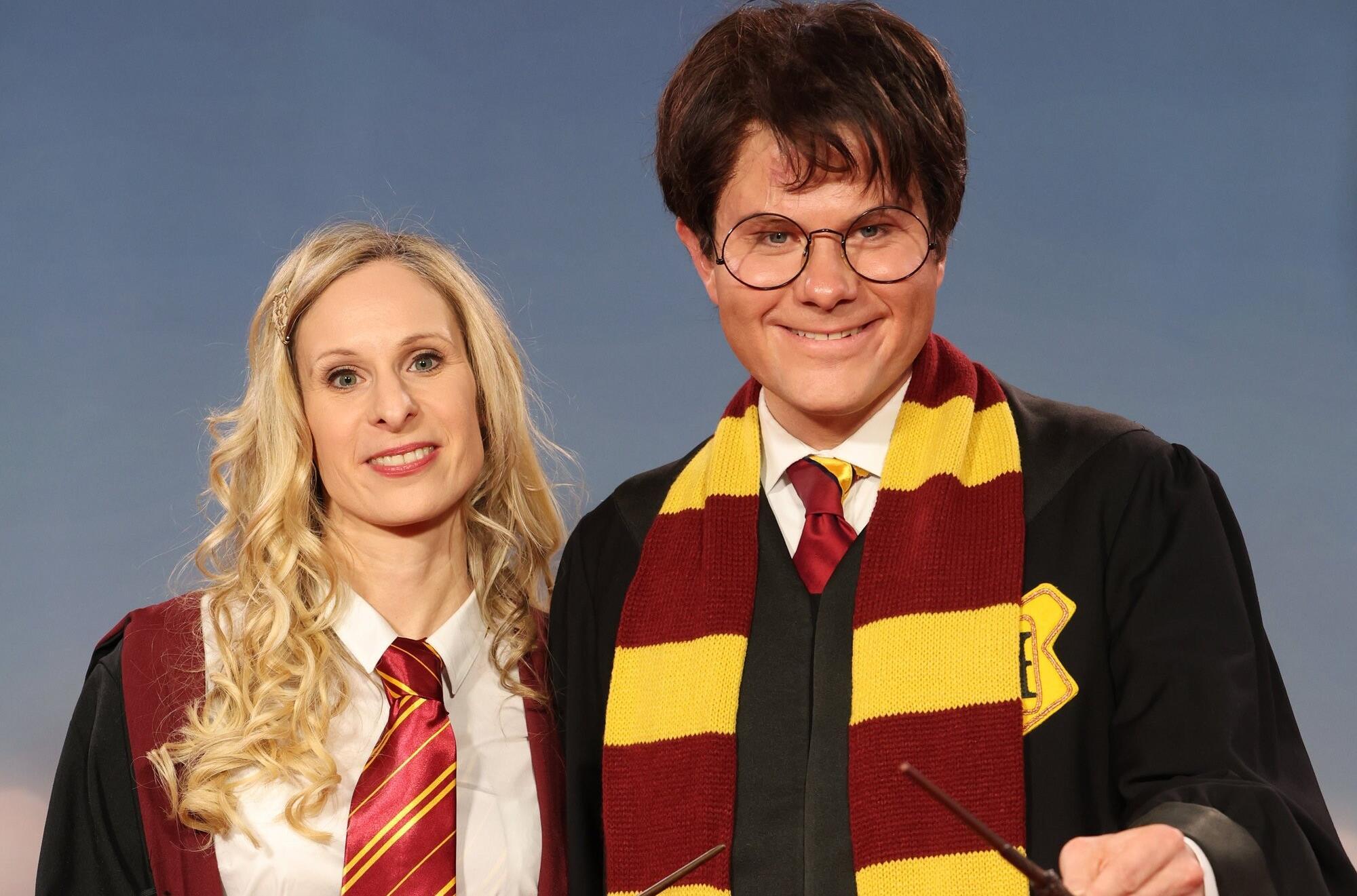 Bayerns Kabinett tritt verkleidet in Veitshöchheim auf.