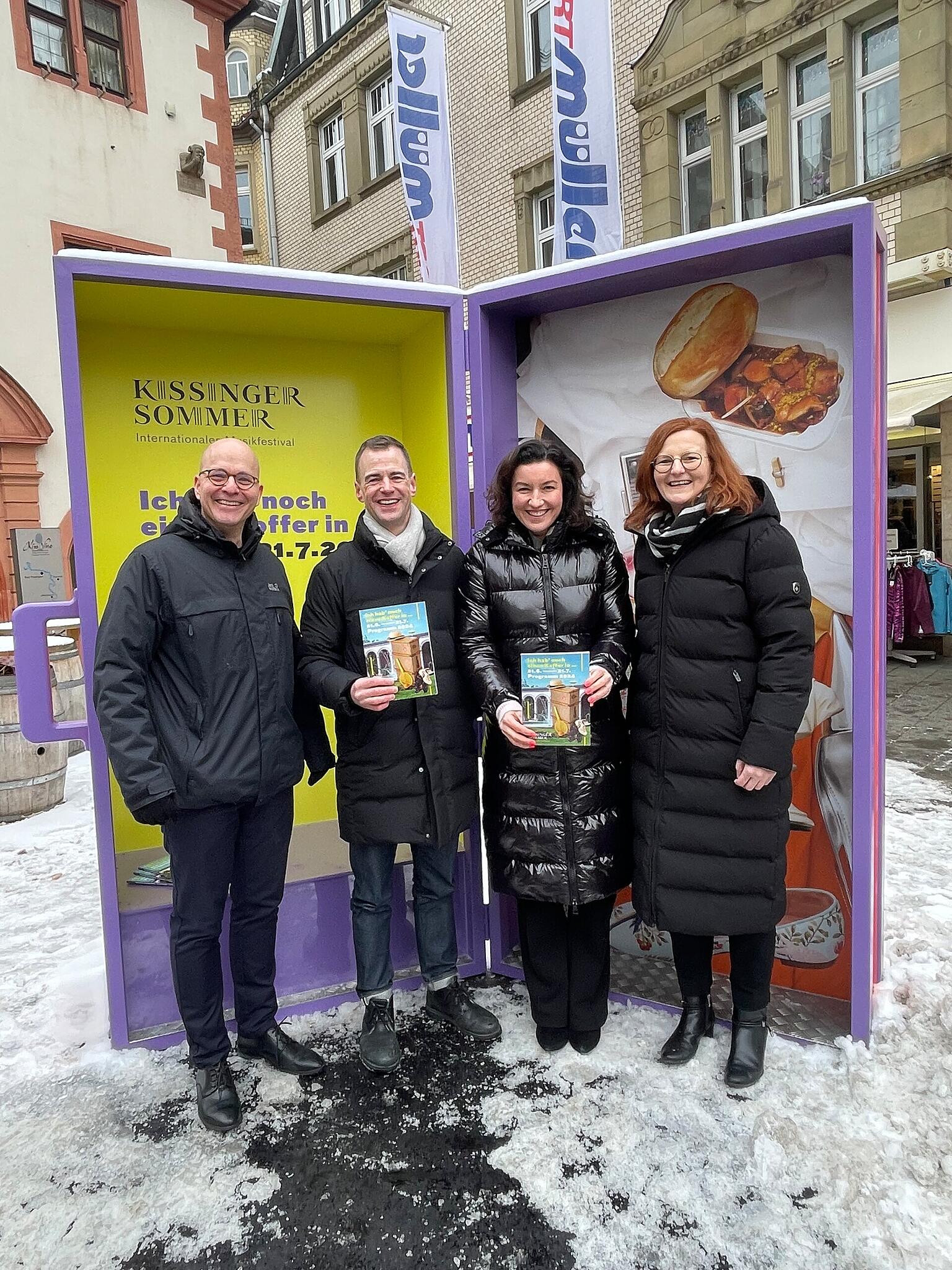 Das Team des Kissinger Sommers und Intendant Alexander Steinbeis ...