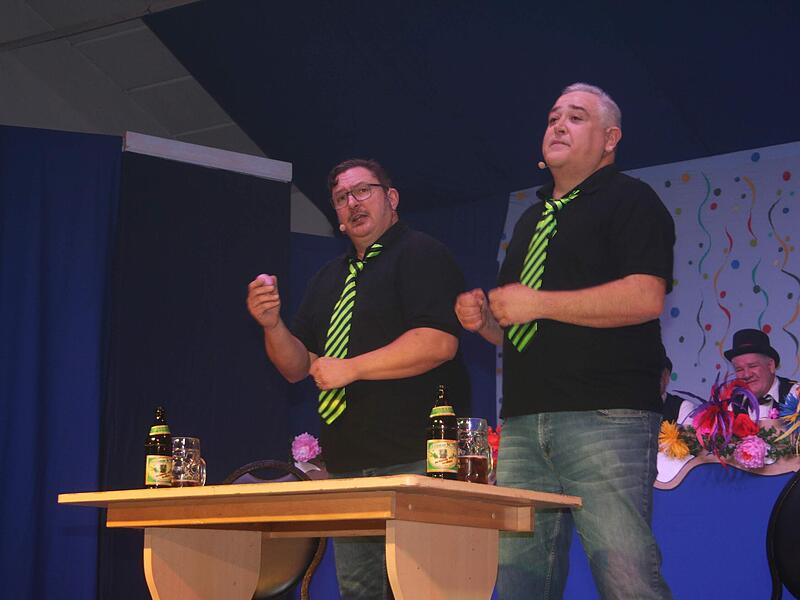 Kurzweilige Prunksitzung der Faschingsvereinigung Meeder im Landkreis ...