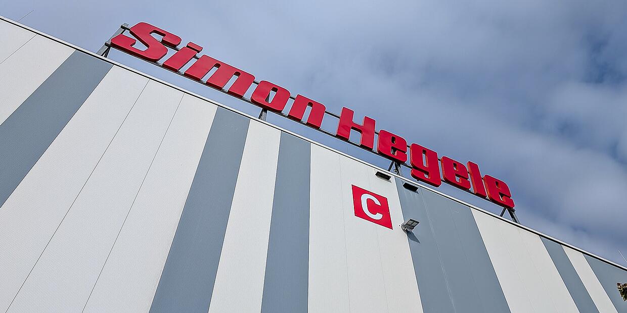 Großeinsatz in Forchheim: Brand in Hegele-Halle ausgebrochen