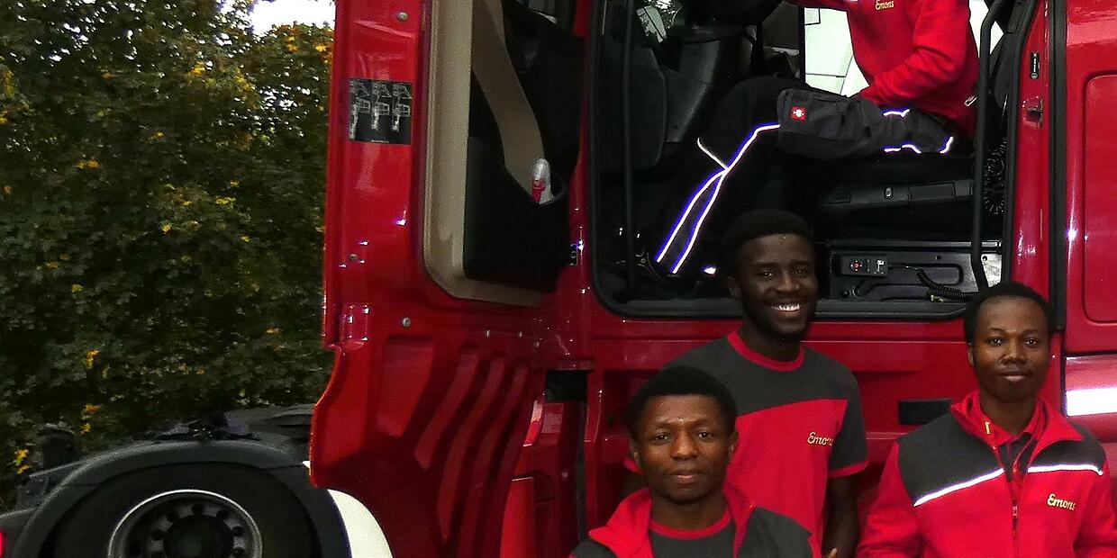 Himmelkroner Spedition Emons holt vier Nachwuchs-Berufskraftfahrer aus ...