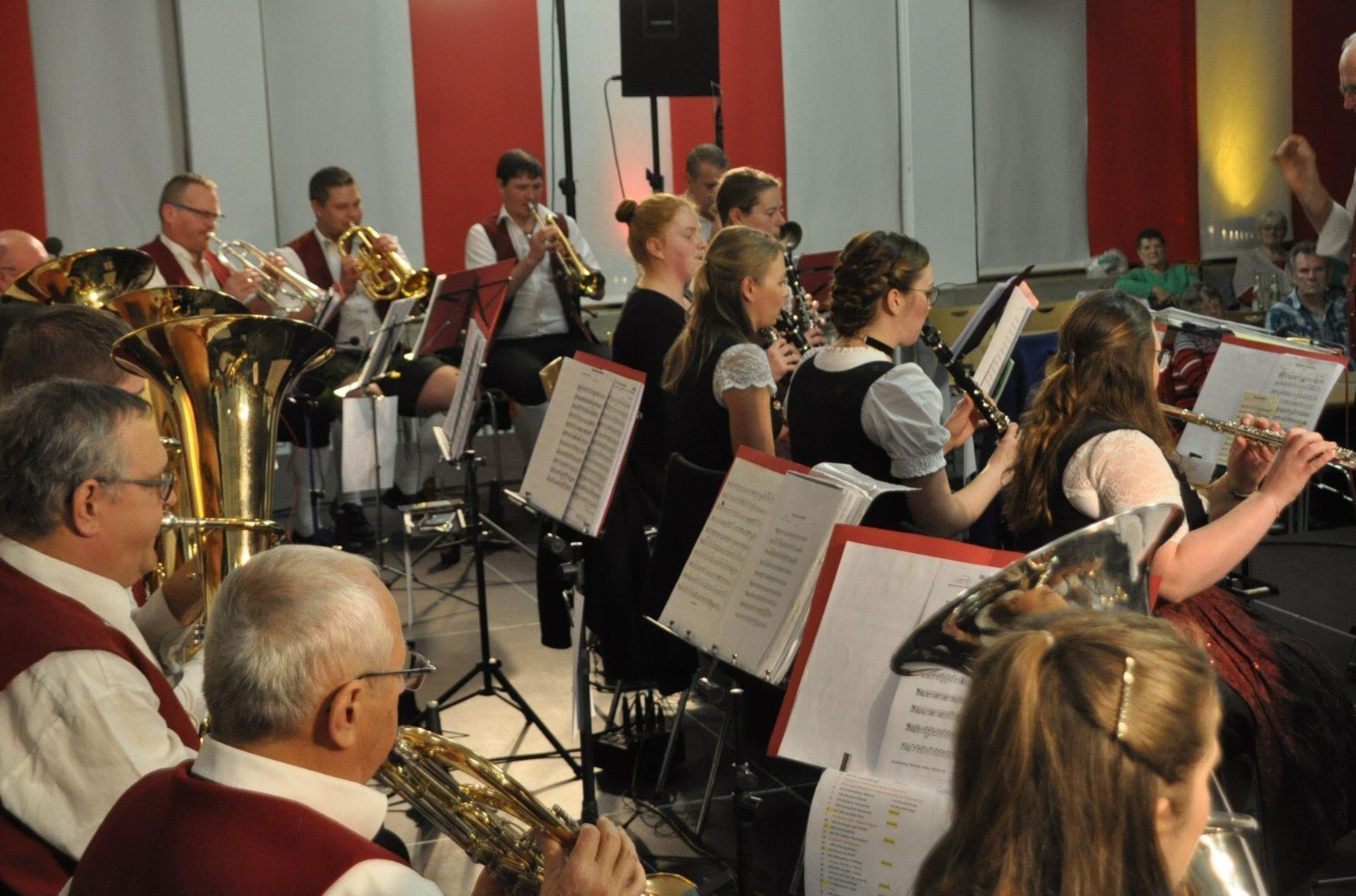 Blasmusik aus Kraisdorf: Böhmischer Abend in Ebern erfreut 300 Besucher