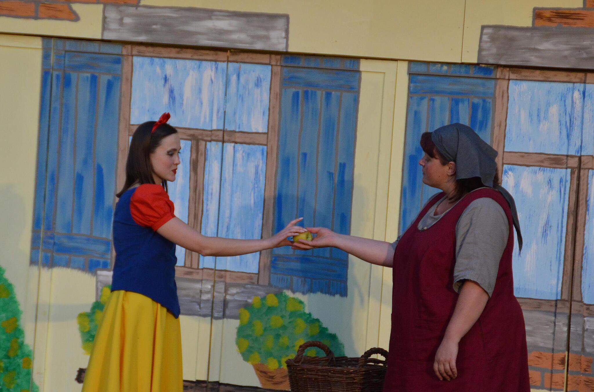 Theater Poppenlauer im Schrimpfschen Schloss mit dem Stück „Schneewittchen, die sieben Zwerge ...