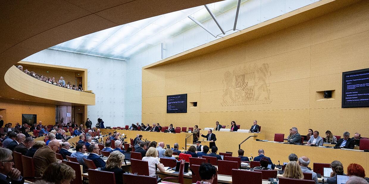 Landtagsalterspräsident Knoblach warnt vor Populisten