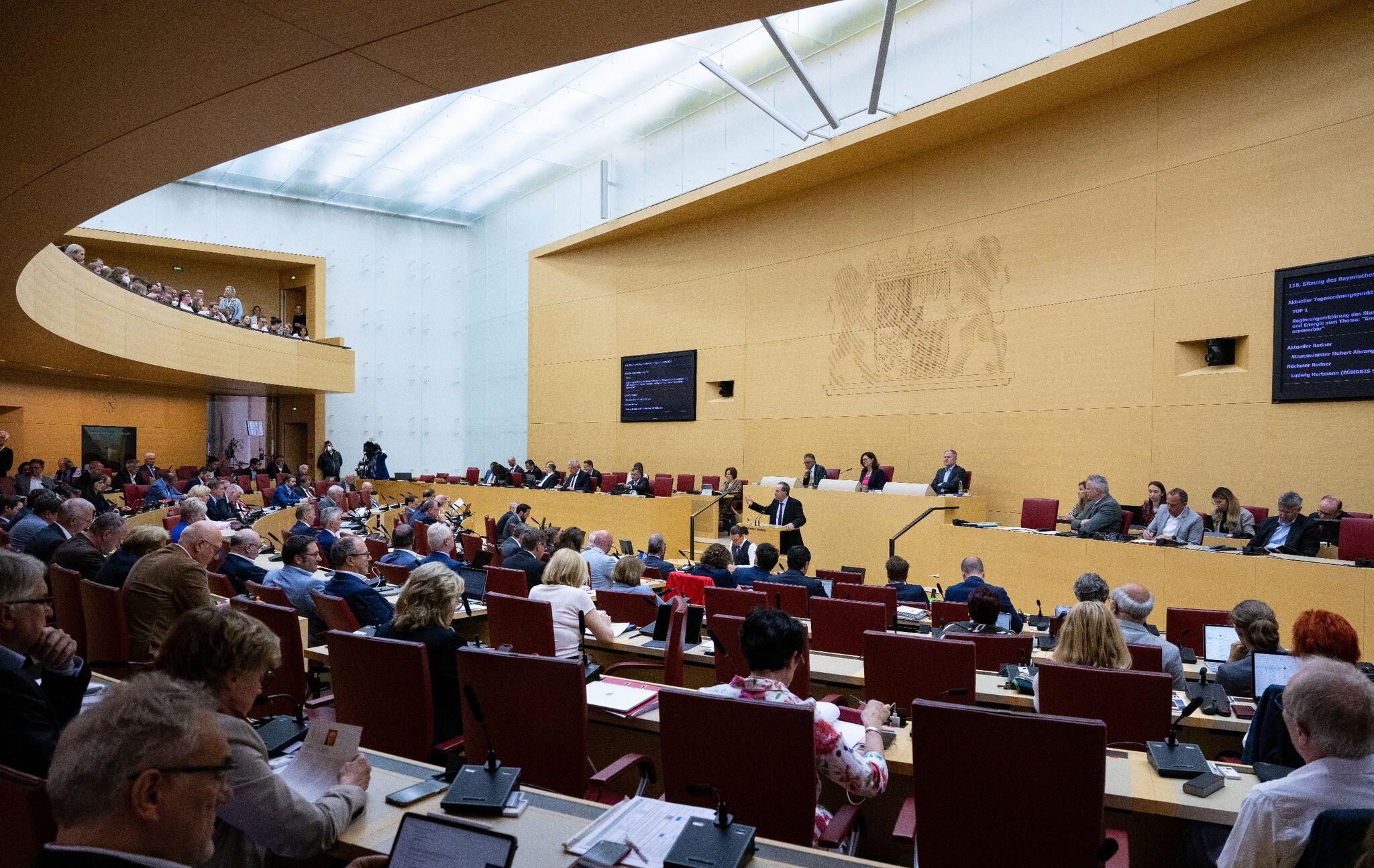 Landtagsalterspräsident Knoblach warnt vor Populisten