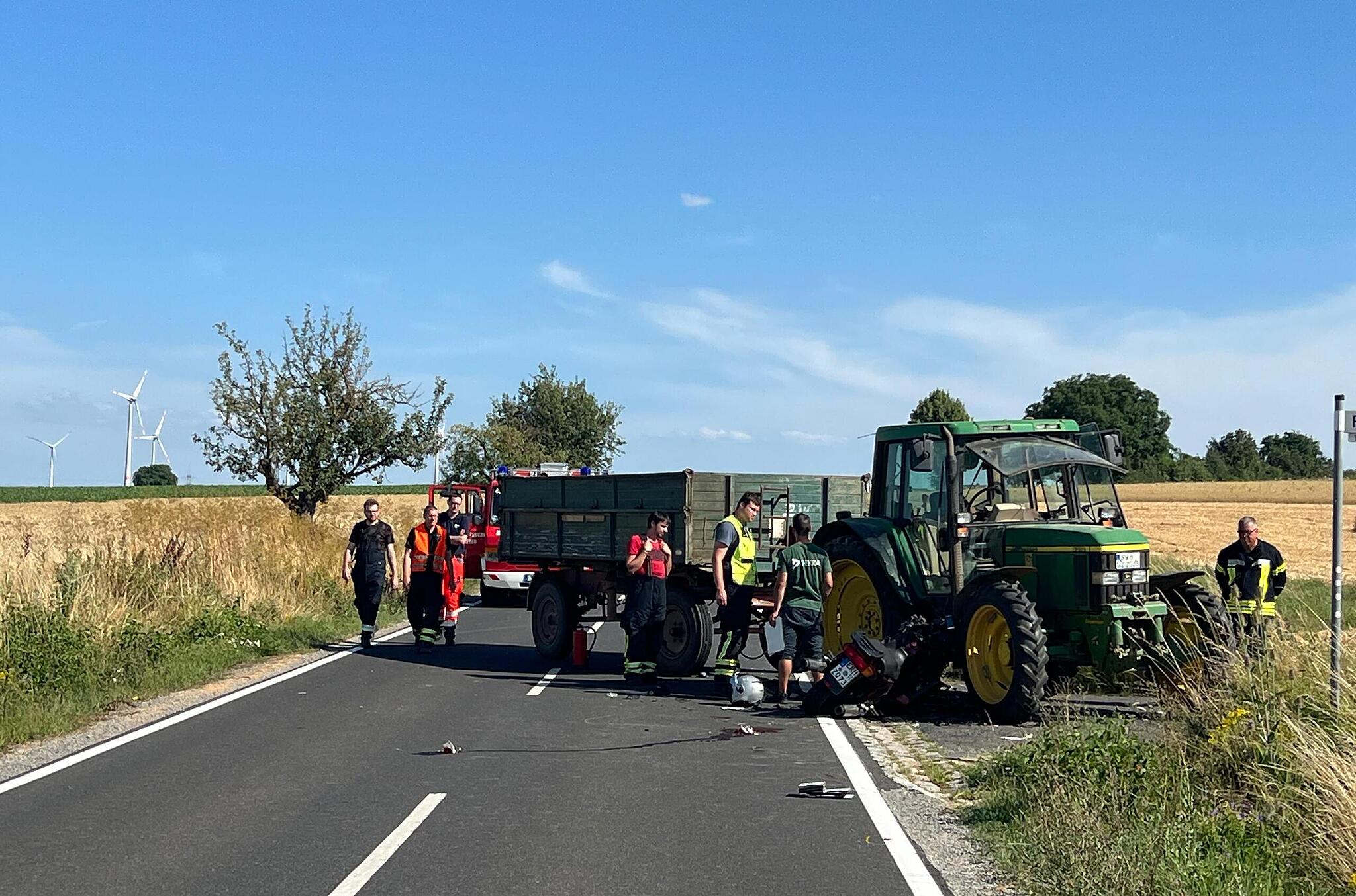 Motorradfahrer aus dem Landkreis Erlangen-Höchstadt stirbt nach Zusammenstoß mit Traktor