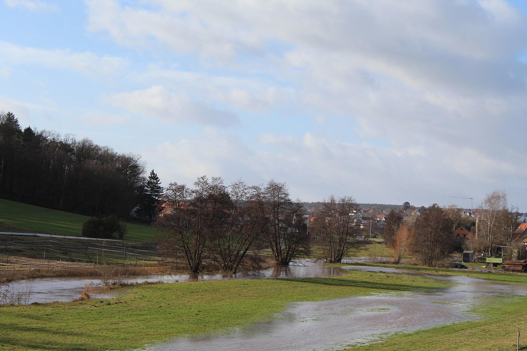 Hochwasser in Franken: Aisch und Aurach treten über die Ufer – Wie geht ...