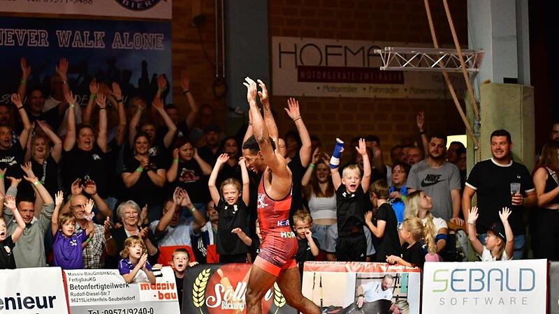 Ringen: Tolle Stimmung im Hexenkessel AC-Halle beim Bundesliga-Sieg der Eagles Lichtenfels