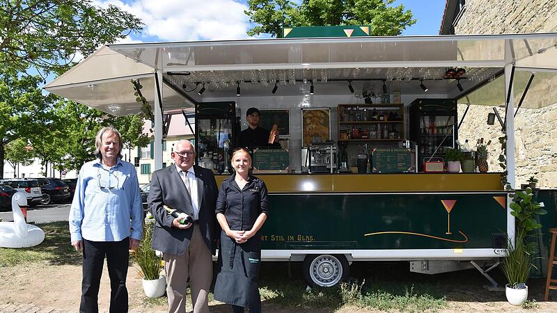 In Haßfurt hat eine Strandbar am Mainradweg eröffnet