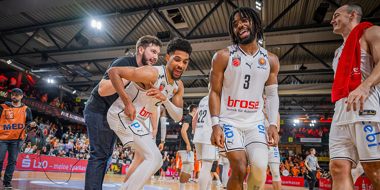 Bamberg Baskets sind beim Top-Four-Halbfinale gegen FC Bayern klarer ...