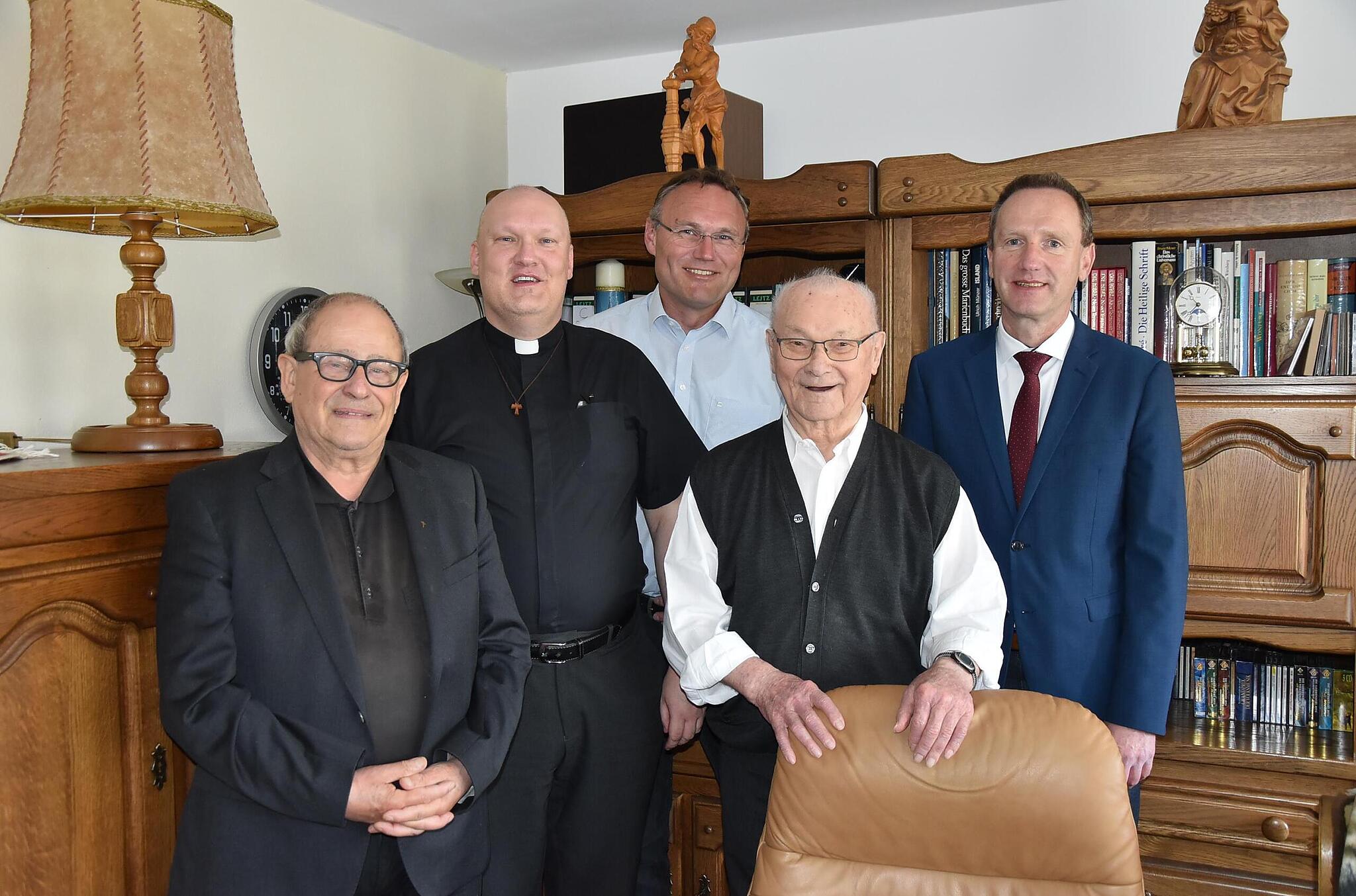 Pfarrer Hauck ist auch mit 90 Jahren in Knetzgau immer noch aktiv