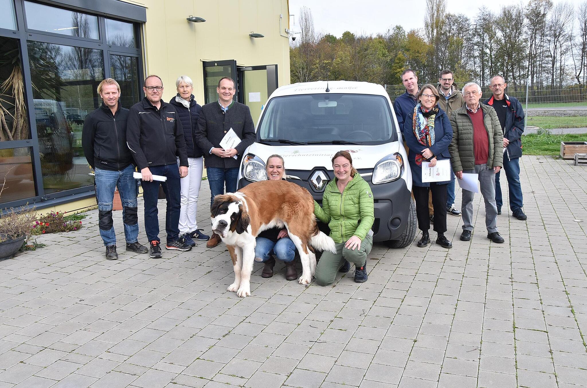 Das Elektroauto ist ein idealer Helfer bei der Rehkitzrettung