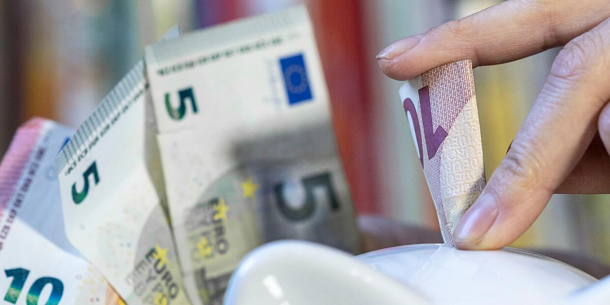 Sparkassen und Volksbanken zahlen wenig Zinsen für Tagesgeld
