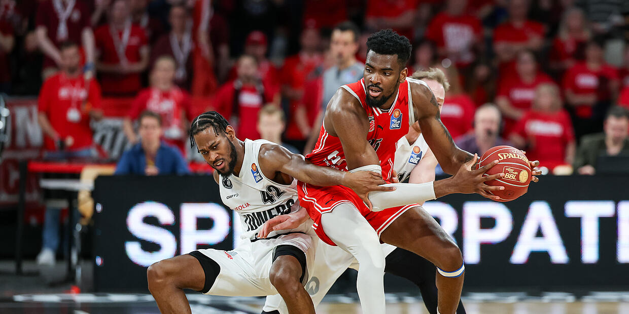 Bamberg Baskets gewinnen gegen Hamburg 86:80 und holen sich direkten ...